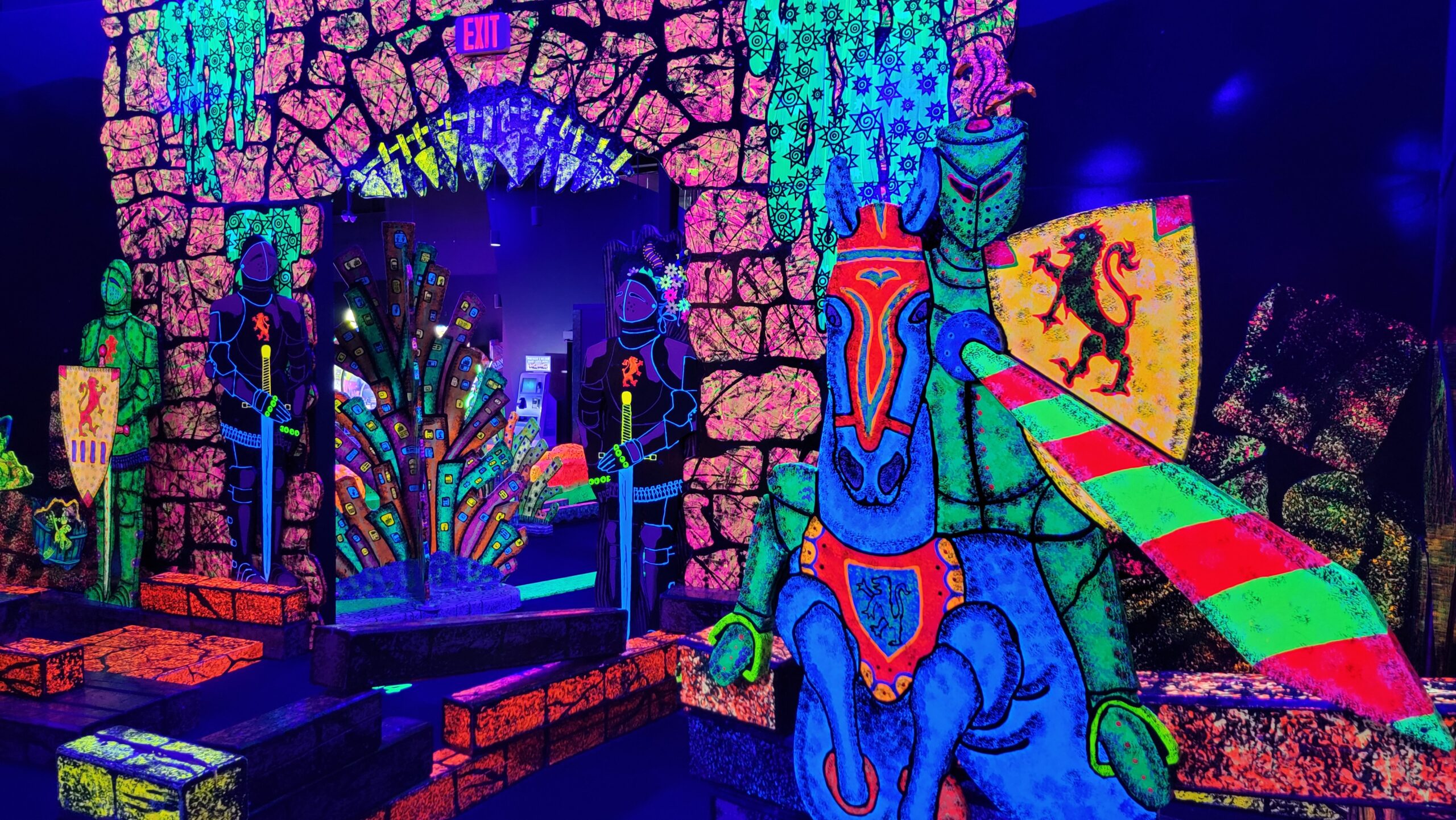 Putting Edge Novi: Glow In The Dark Mini Golf & Arcade