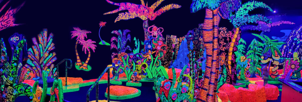 Putting Edge Novi: Glow In The Dark Mini Golf & Arcade